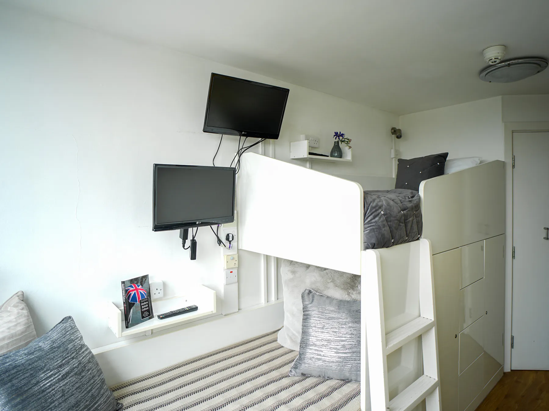 Chelsea Lightfoot Hall Student Accommodation London | UniAcco