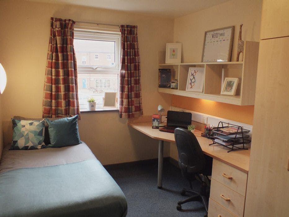 Myrtle Court Student Accommodation Liverpool | UniAcco