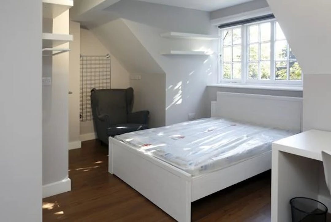 Austin St James, Leicester: Book Now & Get £50 Cashback! - UniAcco